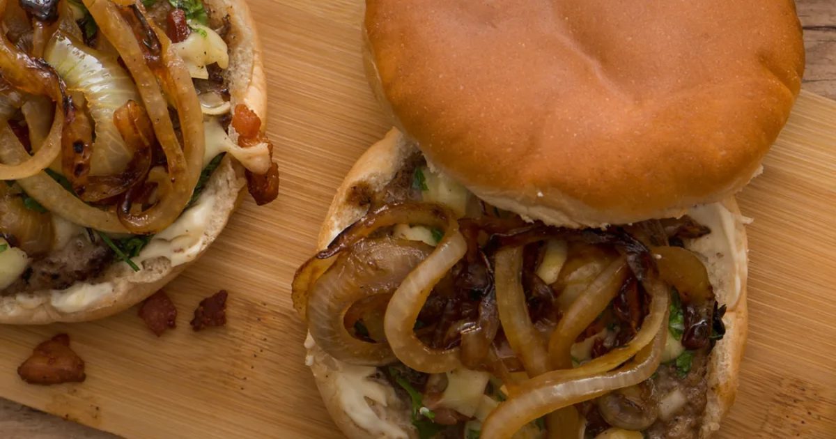 Hambúrguer com Queijo e Bacon - Comidinhas do chef